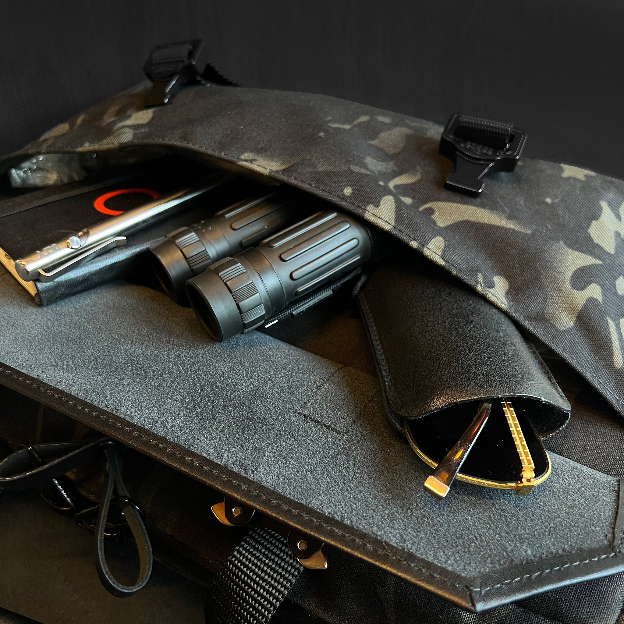 Defender Rogue Camo MultiCam Black™ CORDURA® x Coyote X-Pac™ / Low Sto ...