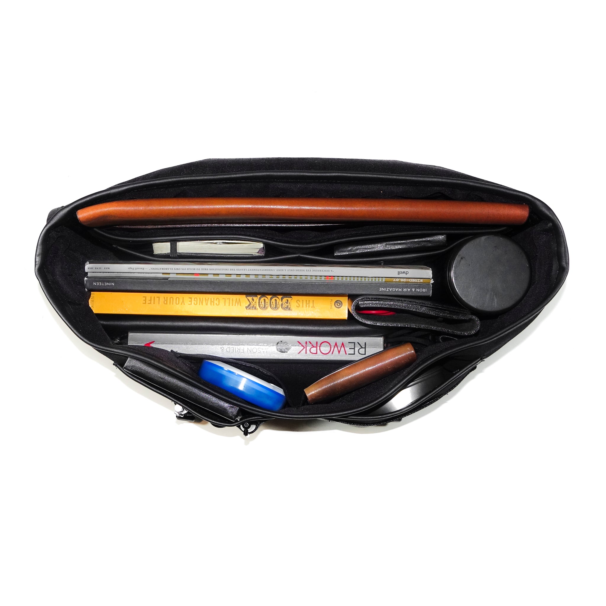 Recon Messenger Bag | Horween Black Austin Calf Leather – DEFY